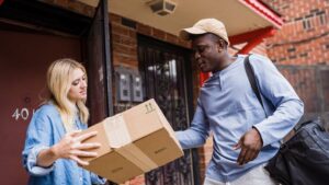 How To Find Out Who Sent You An Amazon Package: Steps To Take & How ...